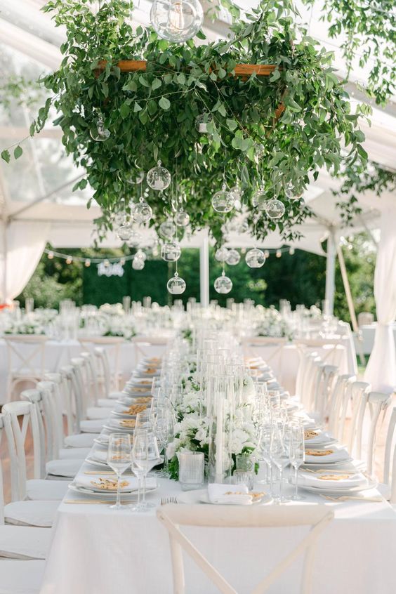 4 Reasons to Consider a Weekday Wedding (and How to Plan One!)