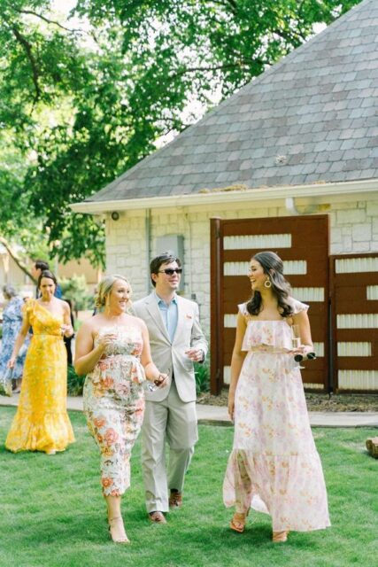 Dress Code Wording Examples for Your Wedding Website