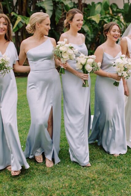 How to Write the Best Wedding Party Bios For Your Wedding Website