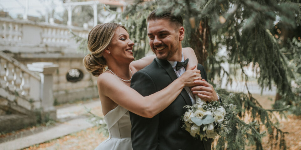 Dress Code Wording Examples for Your Wedding Website