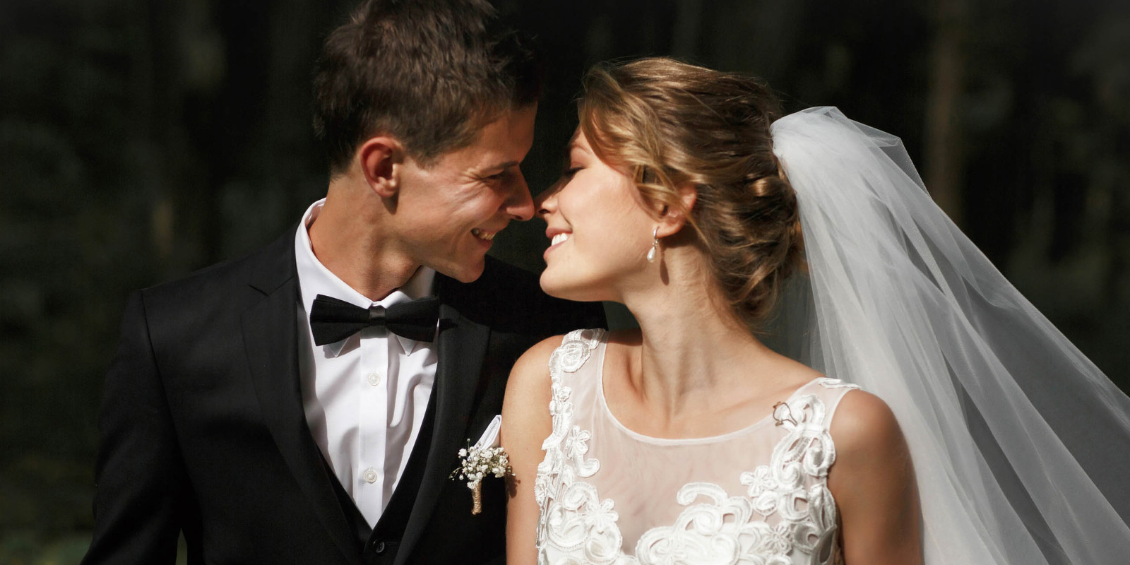 Dress Code Wording Examples for Your Wedding Website