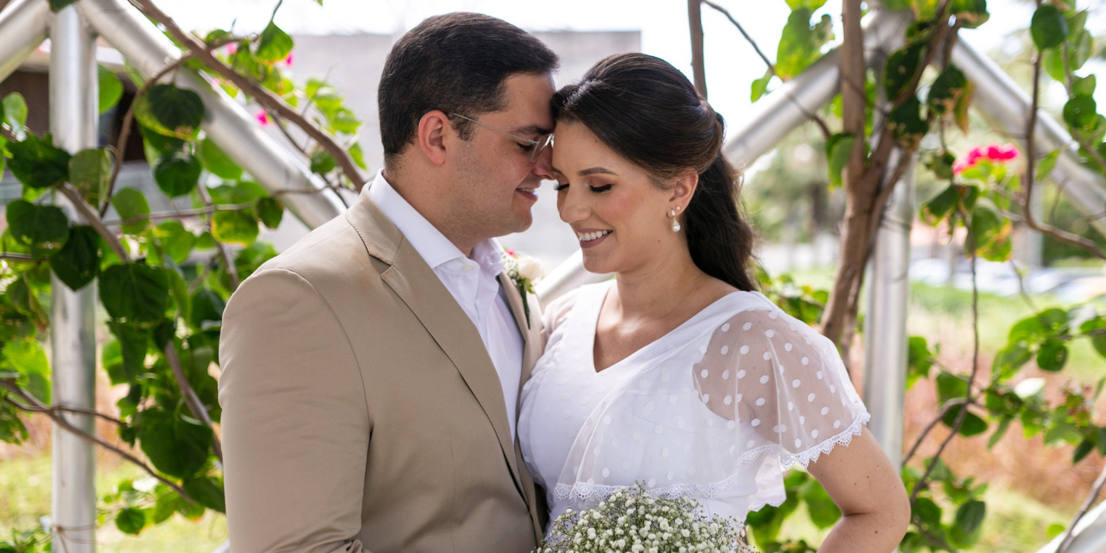 6 Ways to Save Money on Your Wedding Dress