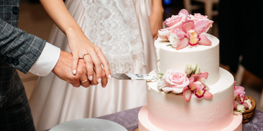 The Ultimate Guide to Wedding Cakes: Answering All Your Etiquette + FAQs!