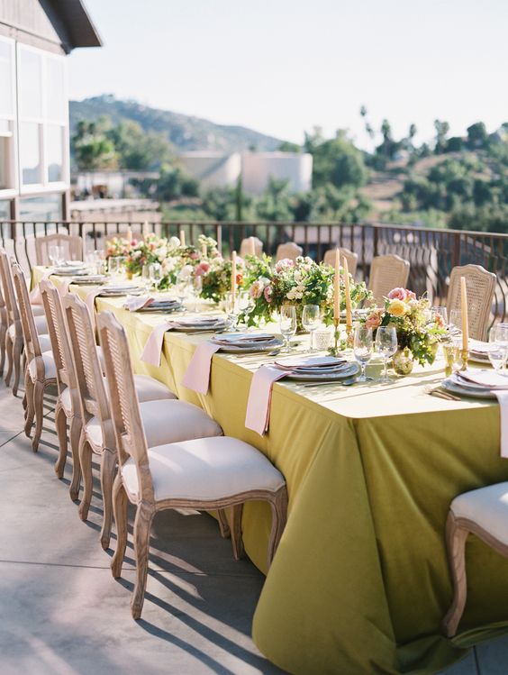 How to Send Wedding Invitations (Physical and Digital) with Online RSVPs