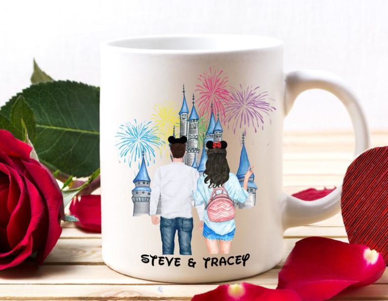 10+ Awesome Holiday Gifts for Newly Engaged Couples