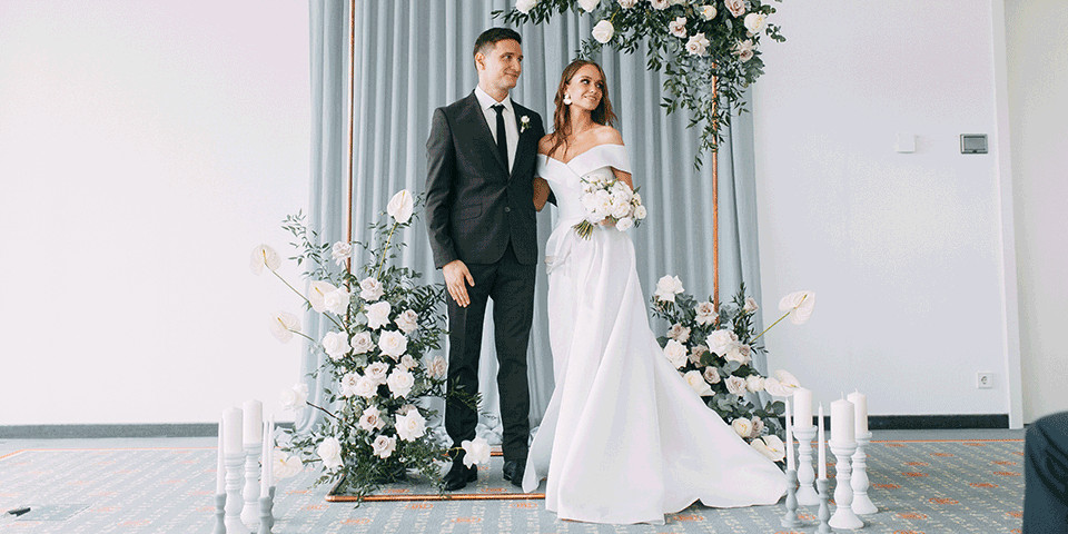 What to Write in a Wedding Card: Wedding Wishes Wording Examples