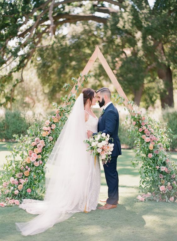 8 Important Wedding Planning Dos and Don'ts You Need to Know